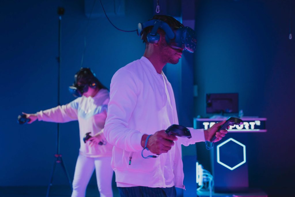 ISOTOPIC: Exploring the Benefits of Decentralized Gaming
